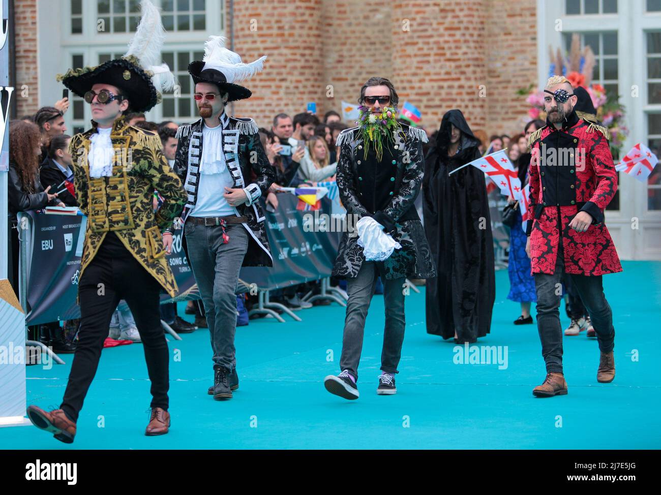 Circus Mircus (Lock me in) Georgia during the Turquoise carpet opening ...