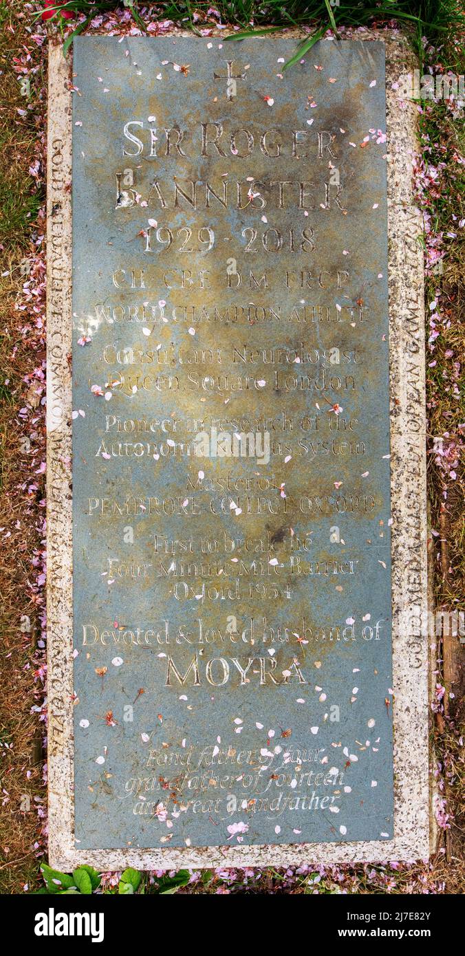 Wolvercote cemetery oxford hi-res stock photography and images - Alamy