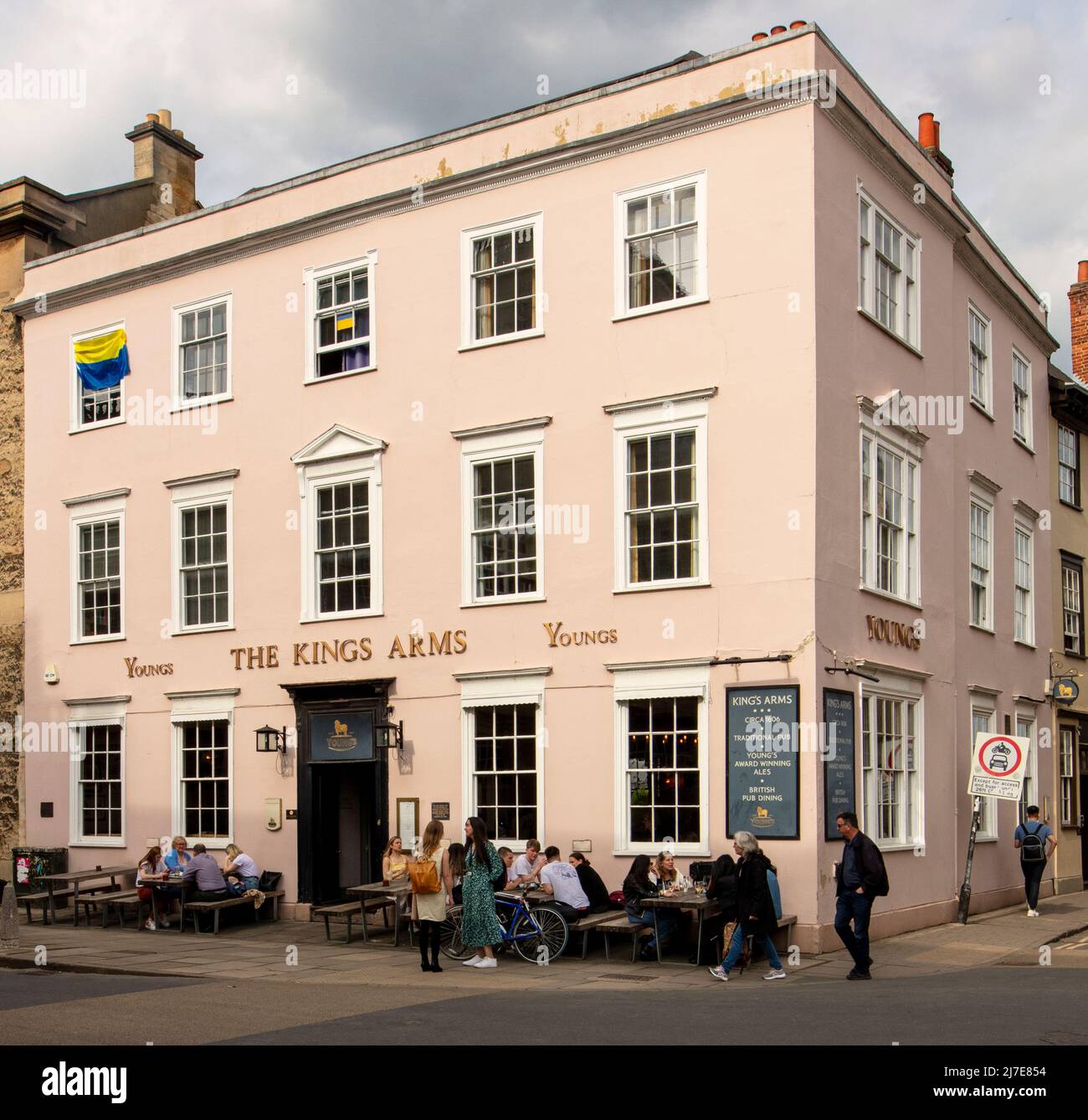 The King's Arms (The KA) in Oxford, the oldest pub in the City, at 40 ...