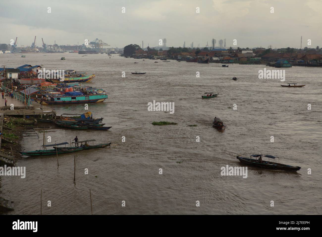River Musi in Palembang, South Sumatra, Indonesia Stock Photo - Alamy