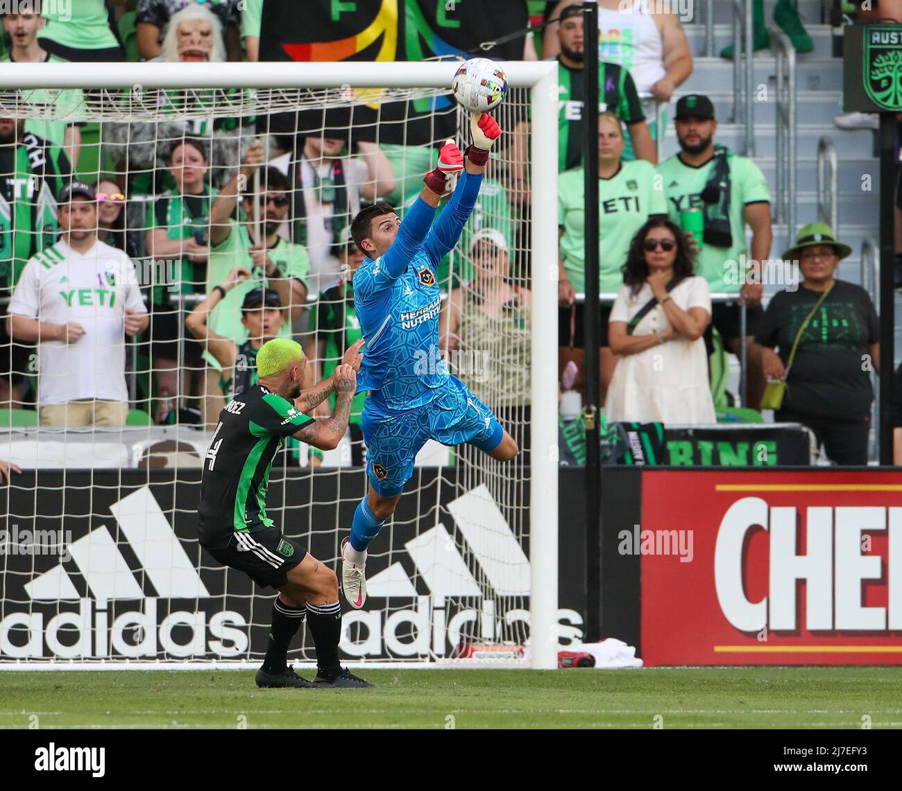 May 8, 2022: Los Angeles Galaxy goalkeeper Jonathan Bond (1) leaps to ...