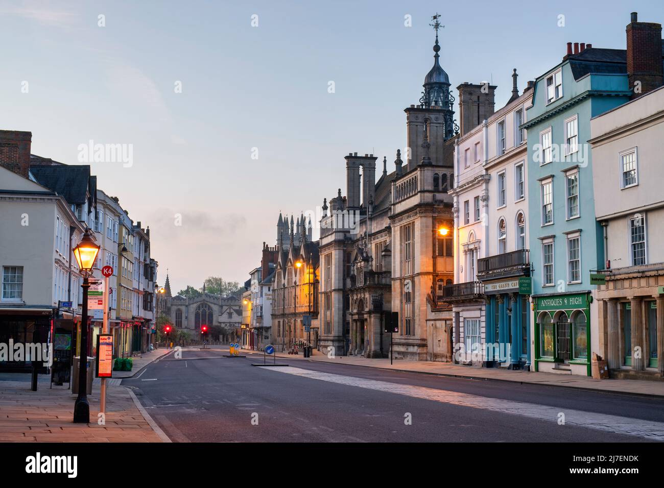 Oxford high street before sunrise in the spring. Oxford, Oxfordshire ...