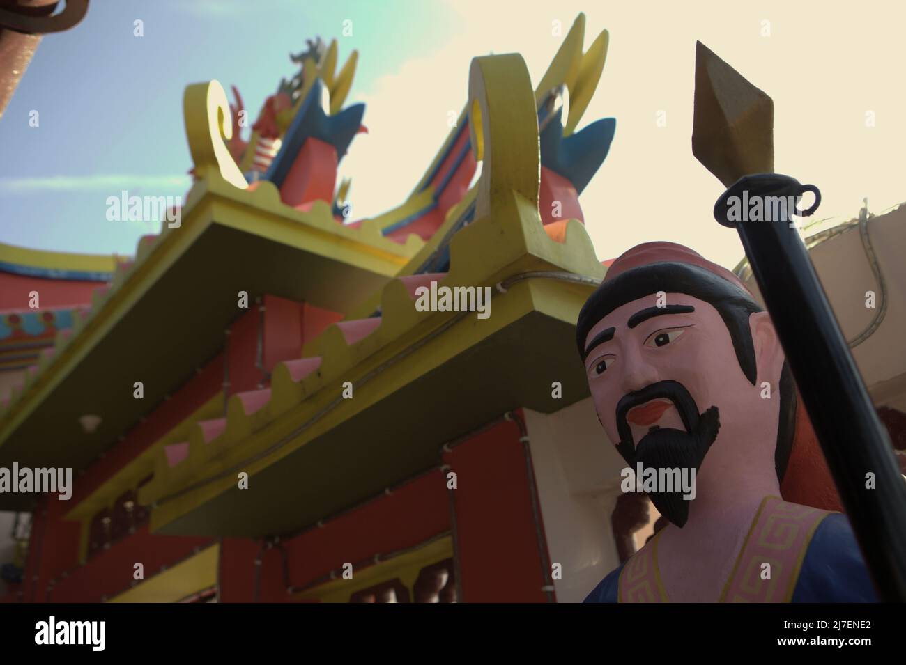 Sculpture of a guardian figure at Pulo Kemaro (Kemaro island) temple ...