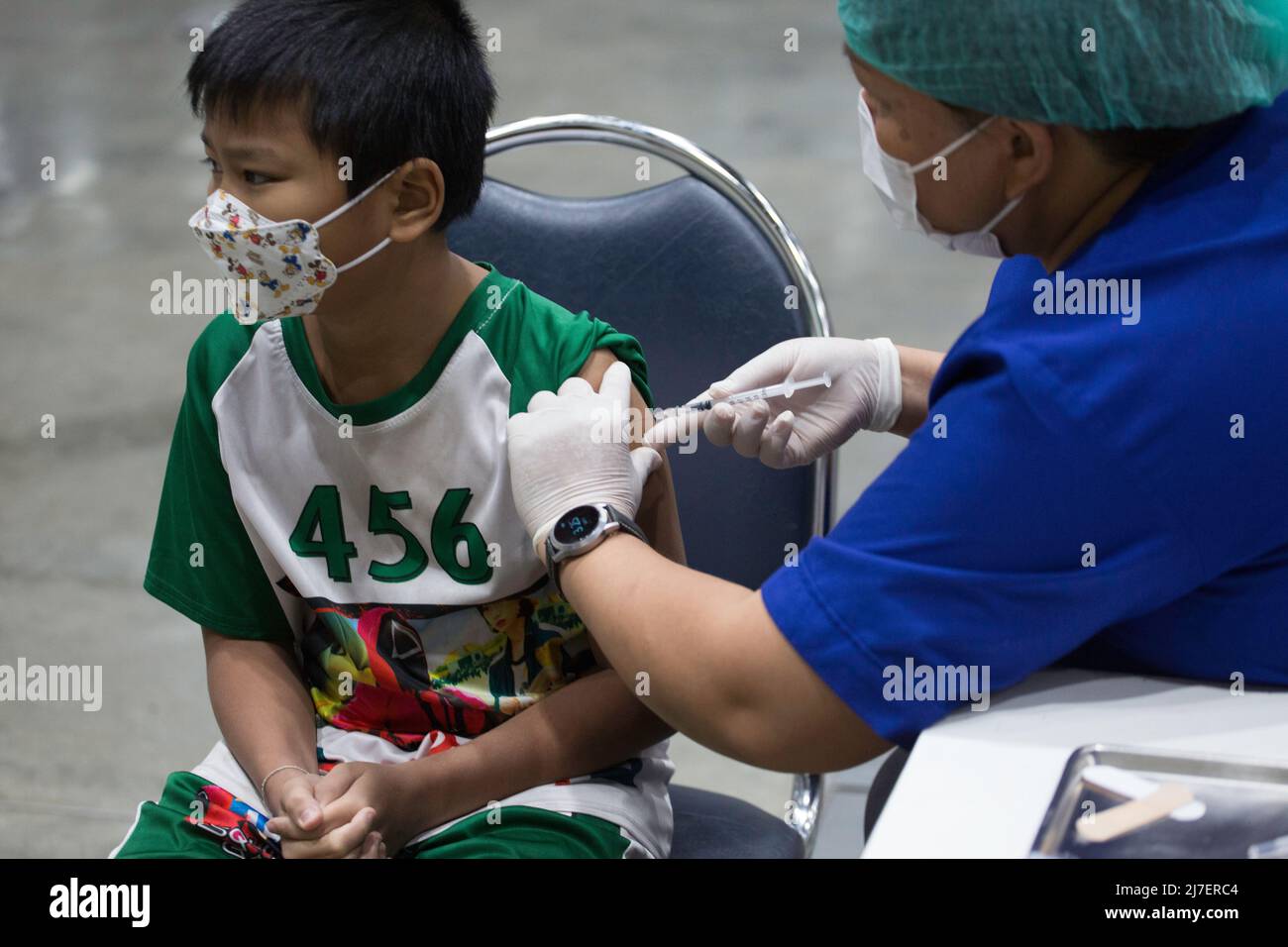 Children between the ages of 5 and 11 received the third dose of the ...