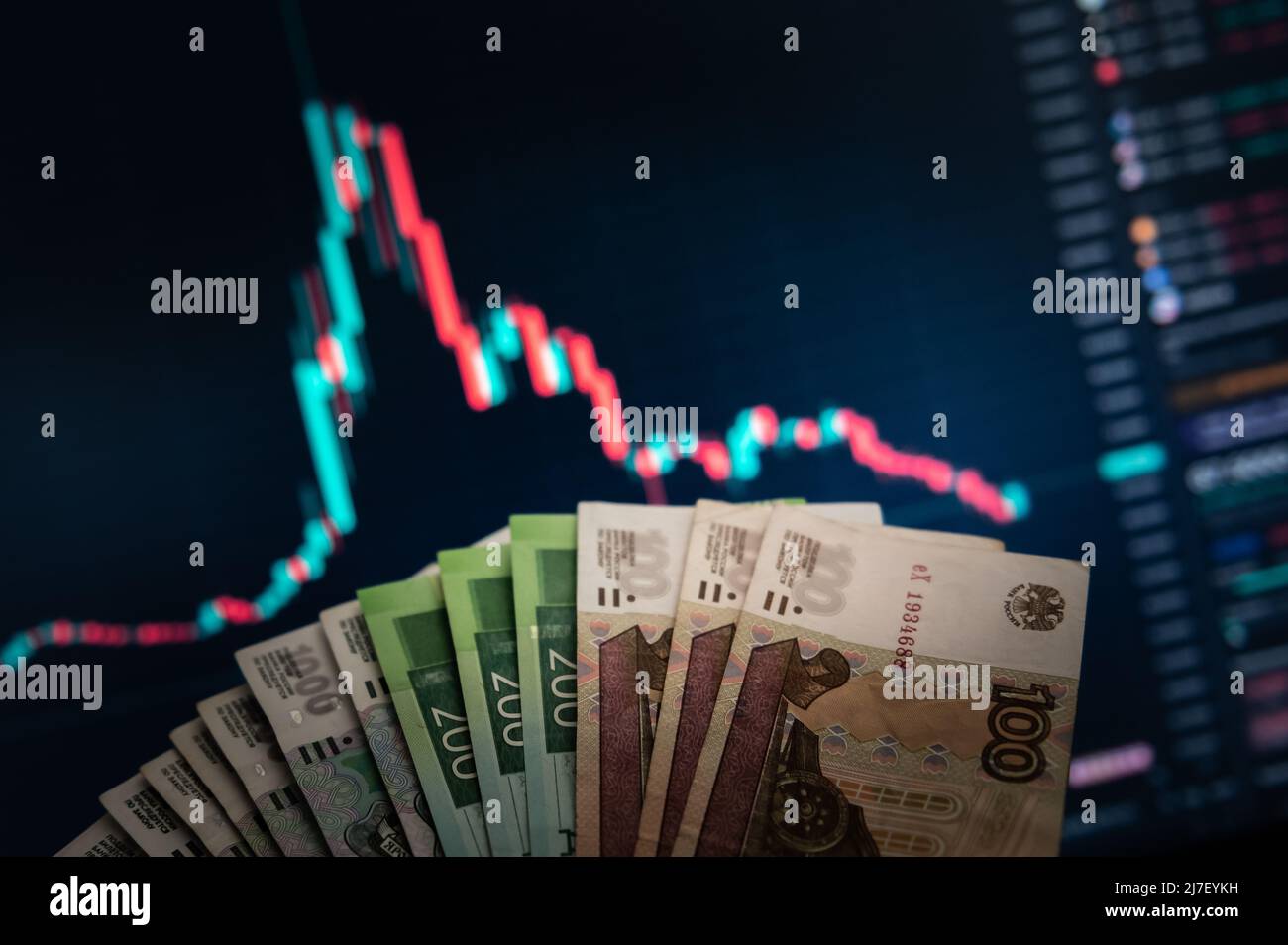 08 May 2022, Baden-Wuerttemberg, Rottweil: A man holds ruble bills in ...