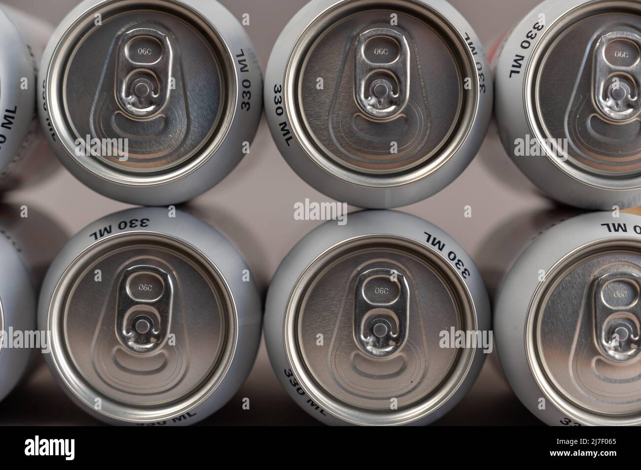 330 ml cans hi-res stock photography and images - Alamy