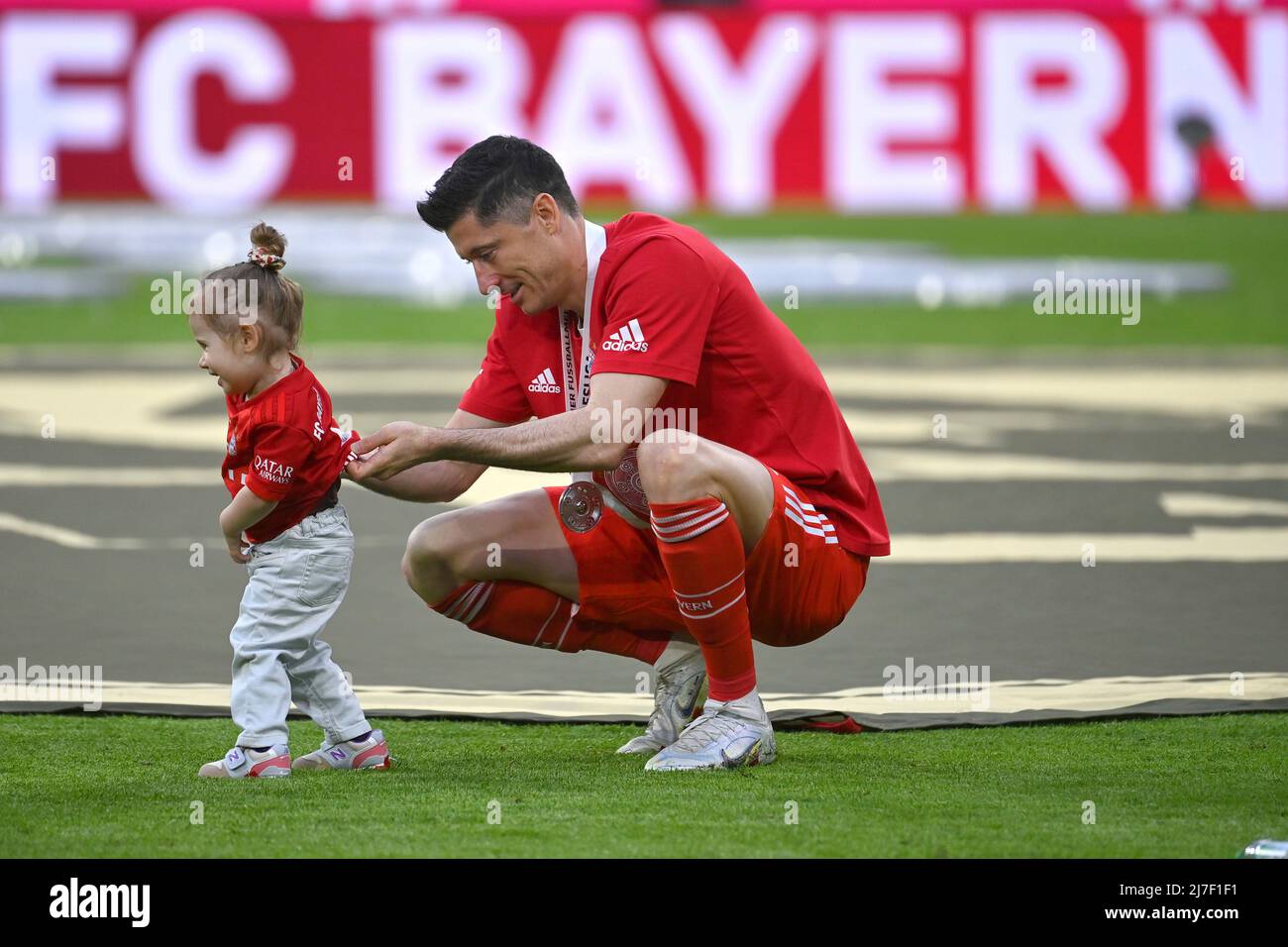 Robert lewandowski daughter hi-res stock photography and images - Alamy