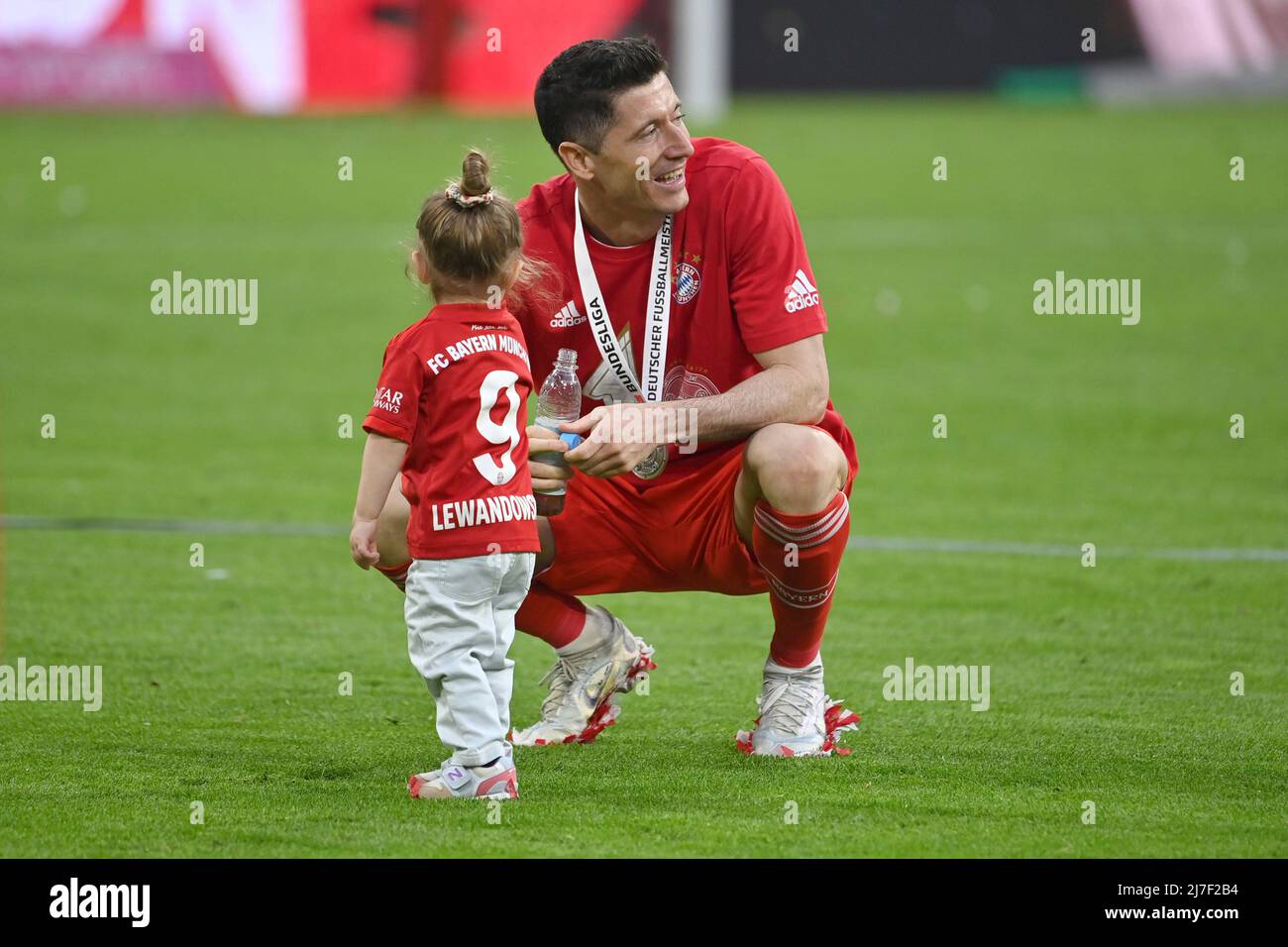 Robert lewandowski daughter hi-res stock photography and images - Alamy