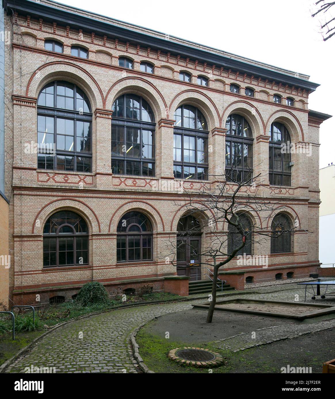 Halle im og hi-res stock photography and images - Alamy