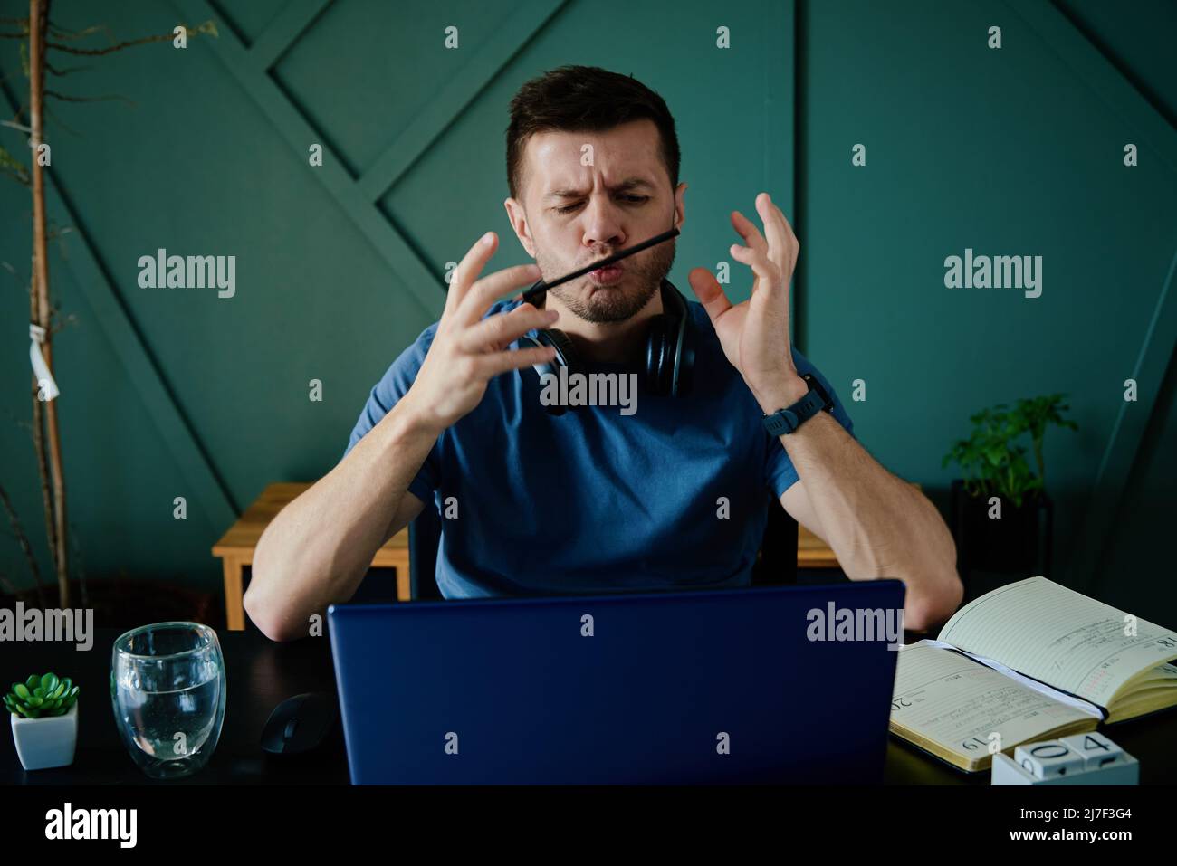 Unproductive work hi-res stock photography and images - Alamy