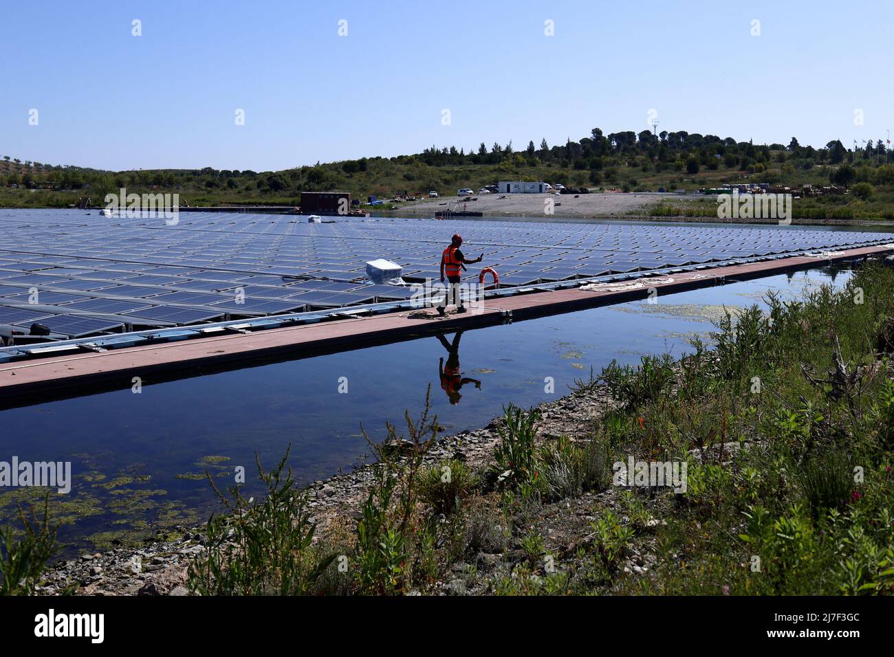 Largest floating solar farm hi-res stock photography and images - Alamy