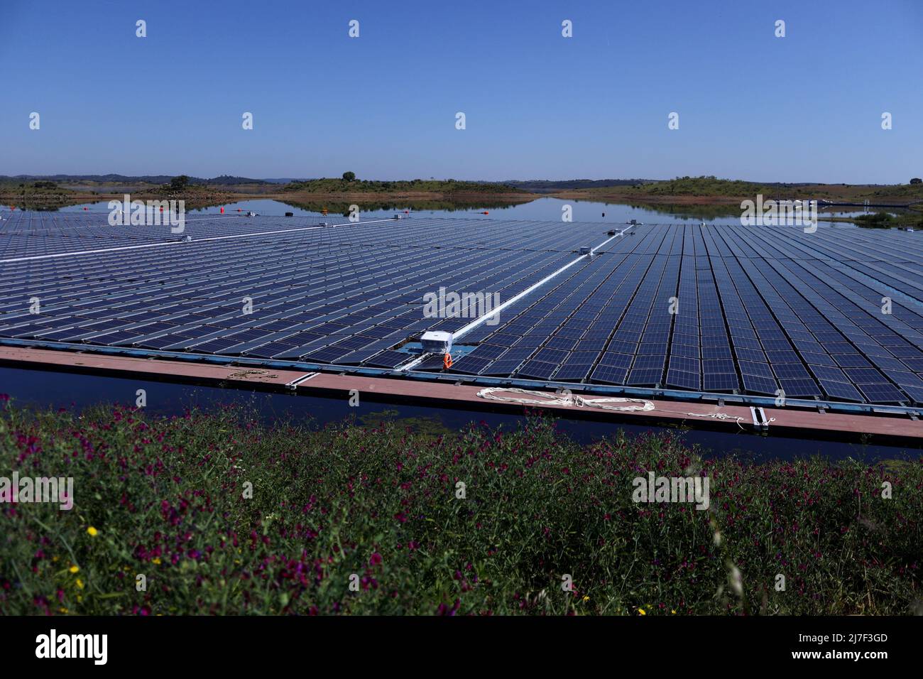 Largest floating solar farm hi-res stock photography and images - Alamy