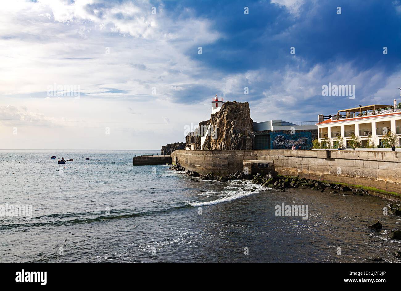 madeira bay lighthouse Stock Photo - Alamy