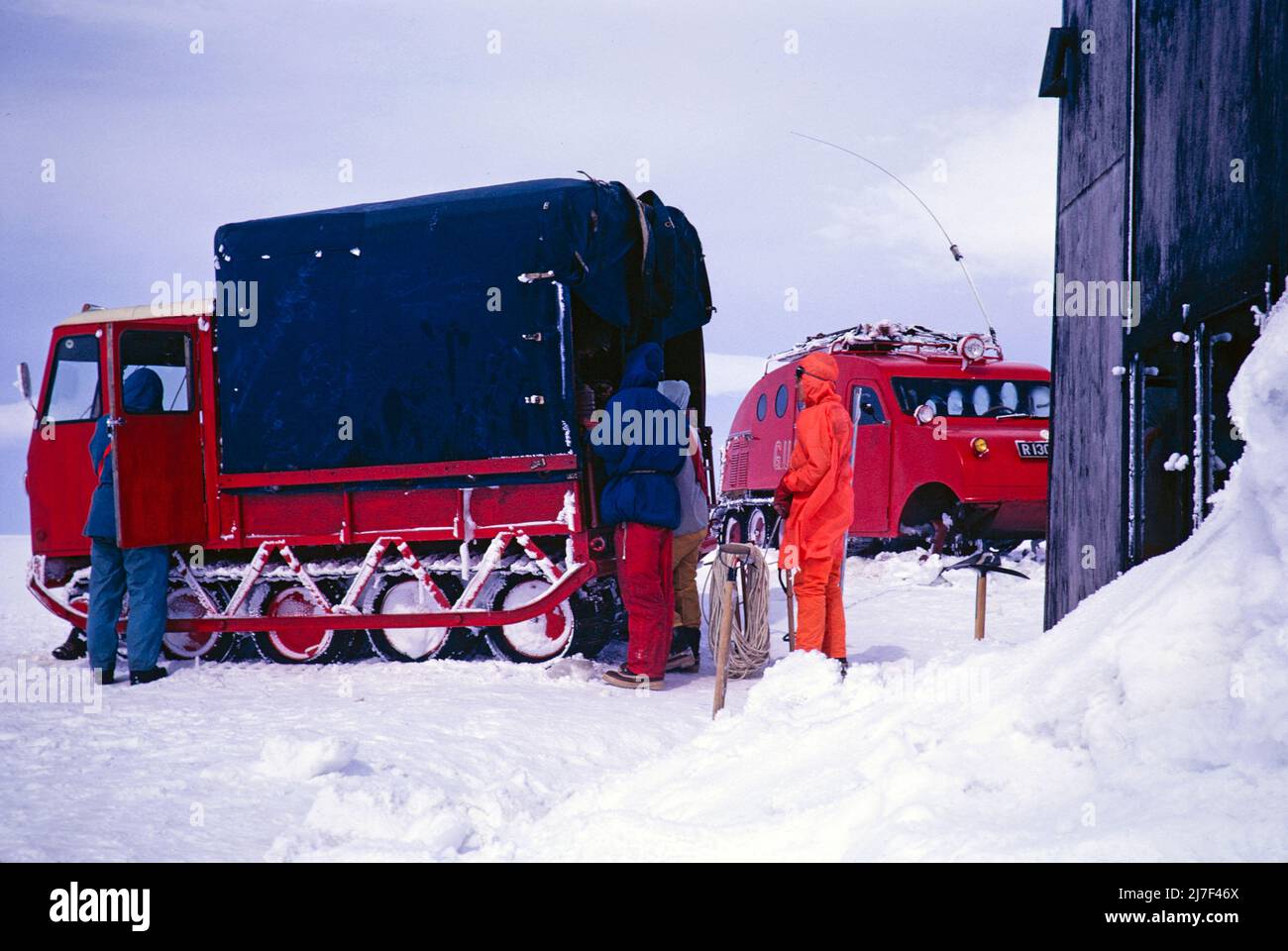 Bombardier Tracked Vehicle at Courtney Stansberry blog