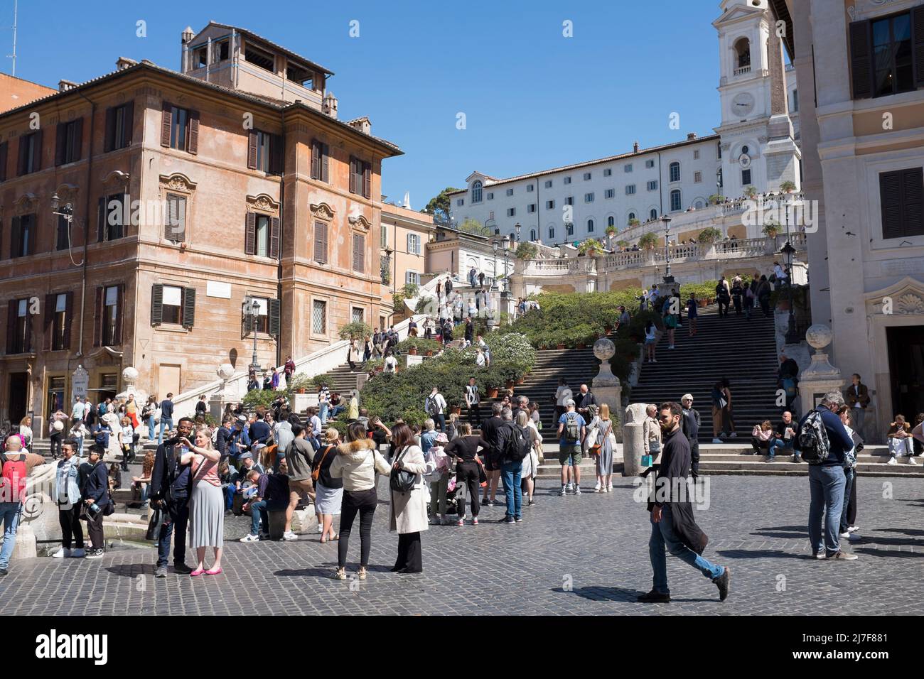 Rome people spanish steps hi-res stock photography and images - Alamy