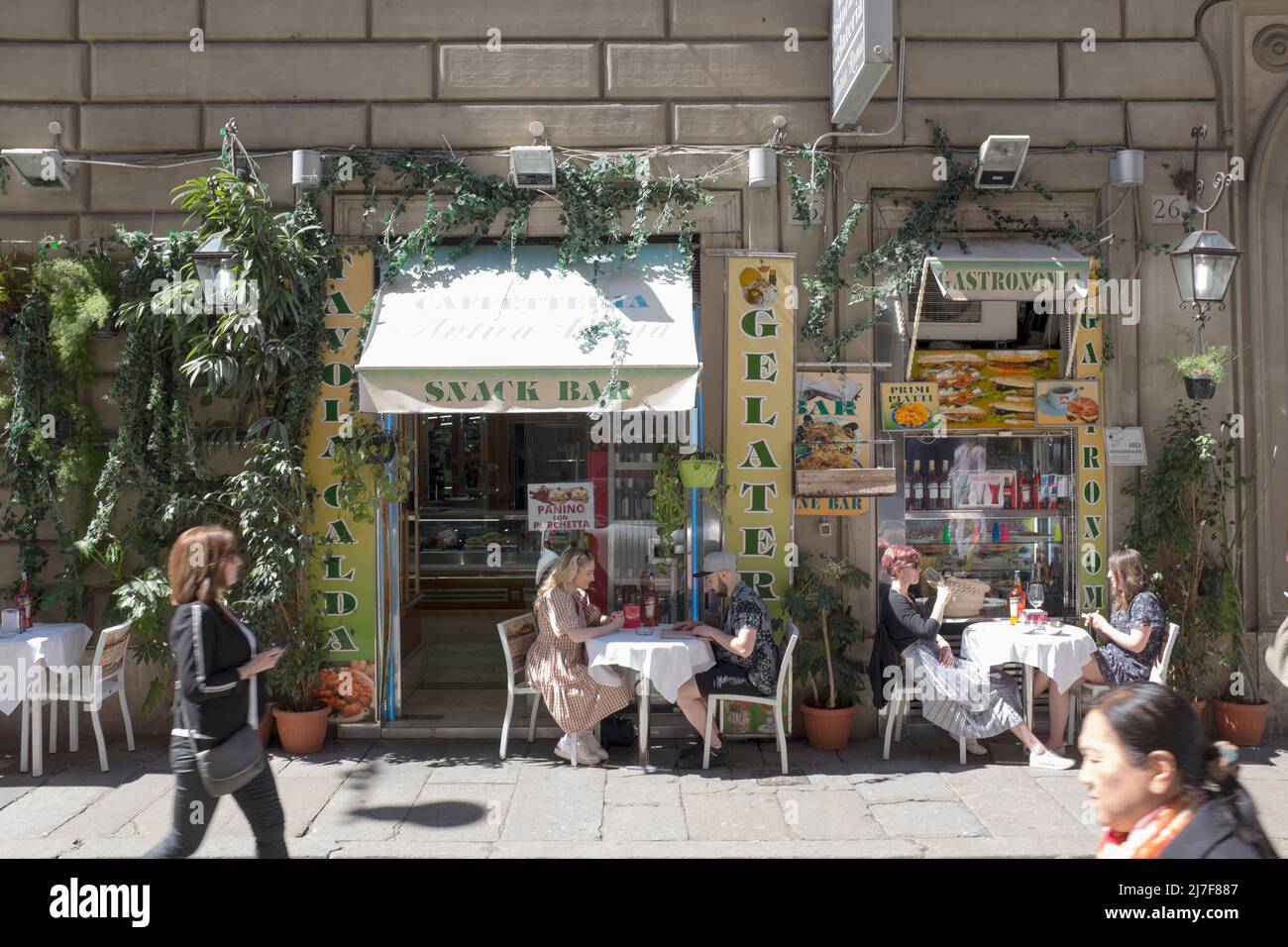 Rome snack bar hi-res stock photography and images - Alamy