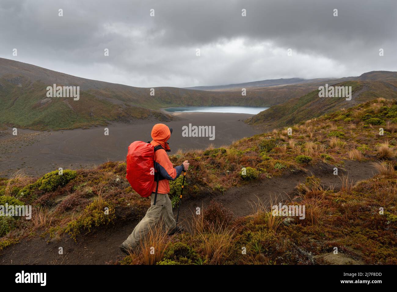 Hiking Tama Lakes track. Lower Tama lake in the distance, Tongariro ...
