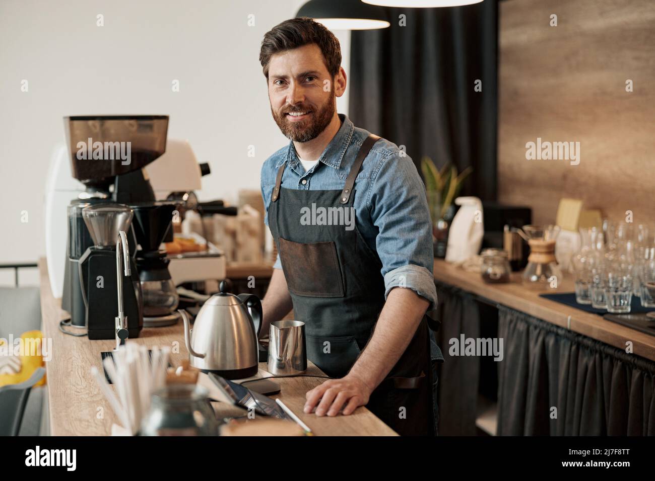 Human coffeeshop hi-res stock photography and images - Alamy