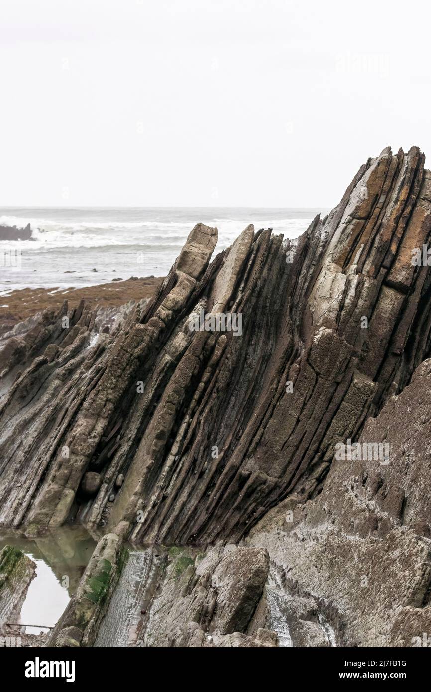 Stratified rock formation hi-res stock photography and images - Alamy