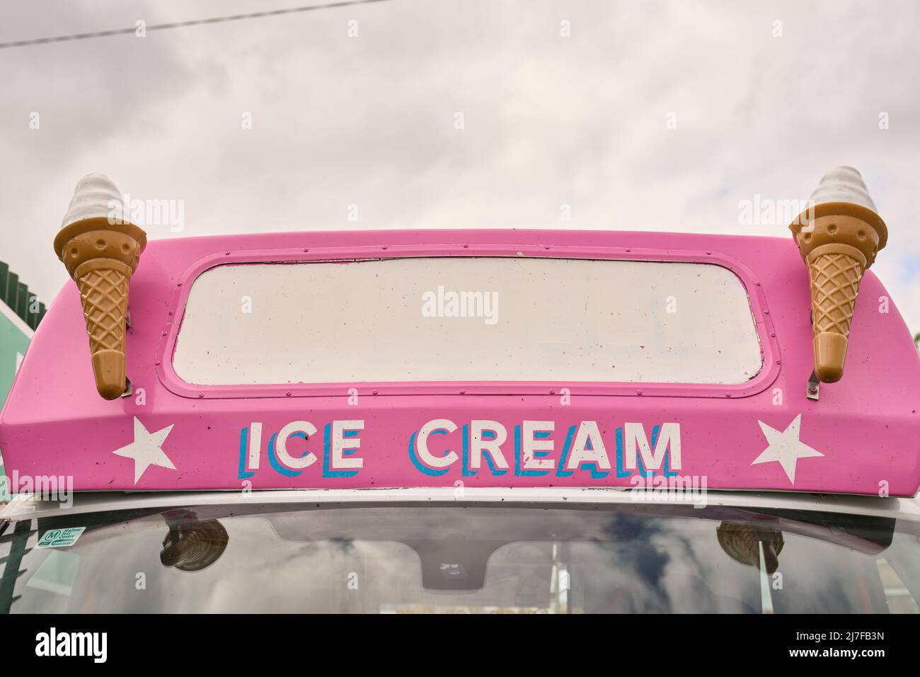 Ice cream snack van hi-res stock photography and images - Alamy
