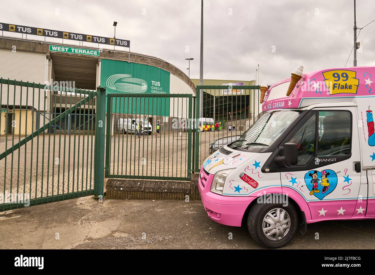 Ice cream van ireland hi-res stock photography and images - Alamy