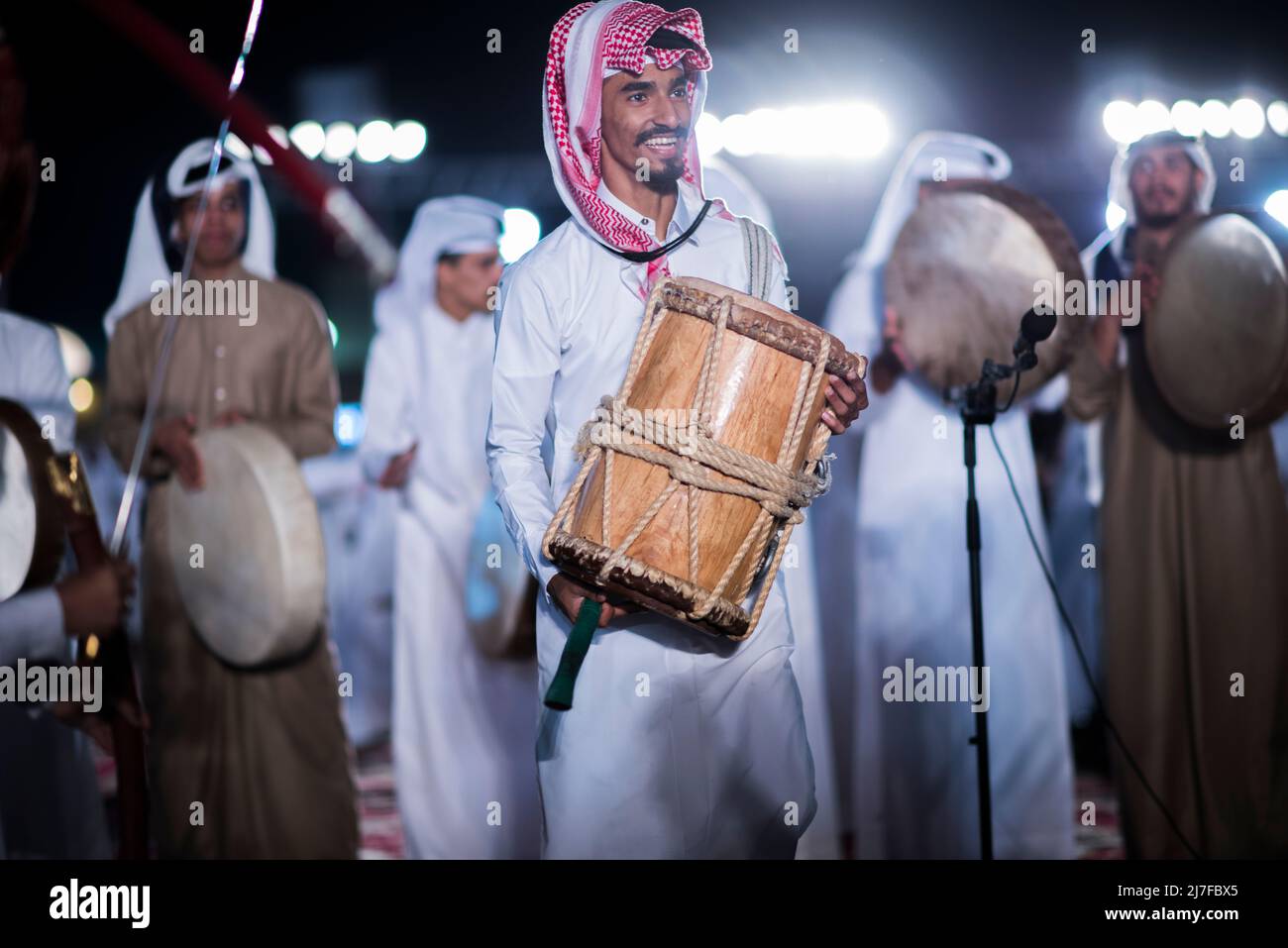 Arabic sword dance hi-res stock photography and images - Alamy