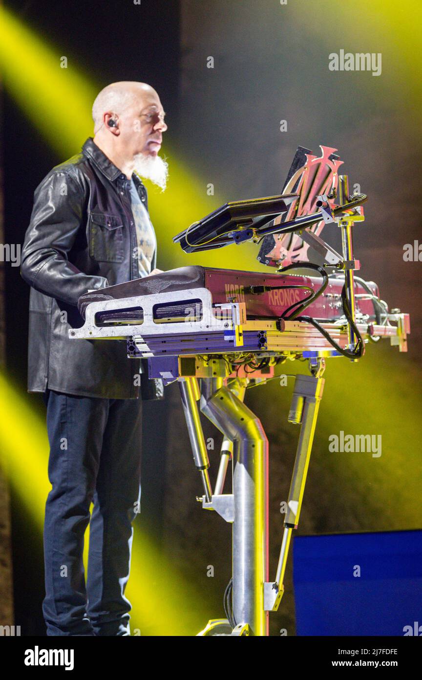 Kioene Arena, Padova, Italy, May 08, 2022, Jordan Rudess – guitar ...