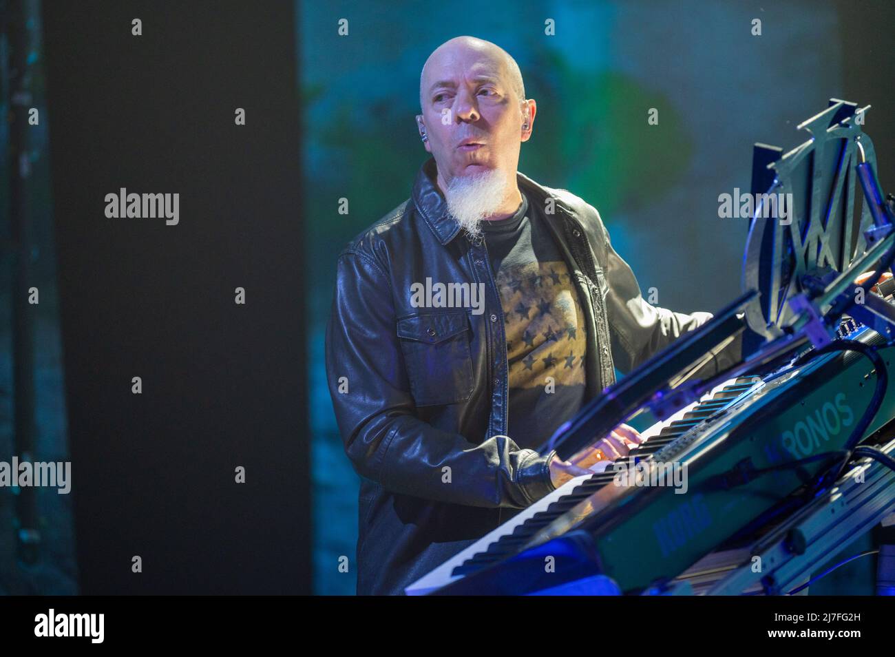 Kioene Arena, Padova, Italy, May 08, 2022, Jordan Rudess – guitar ...