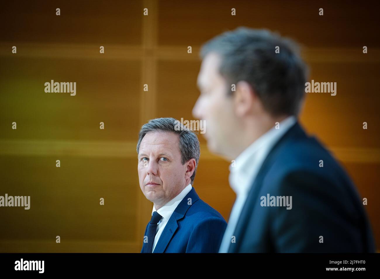 Berlin, Germany. 09th May, 2022. Lars Klingbeil (r), SPD federal ...