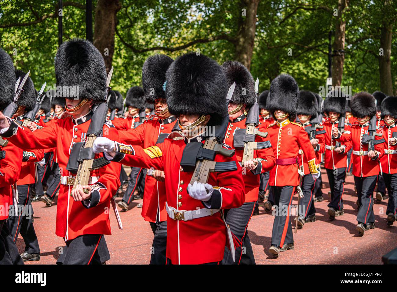Scots guard on parade hi-res stock photography and images - Alamy