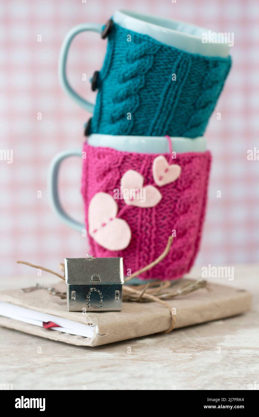 Two blue cups hi-res stock photography and images - Alamy