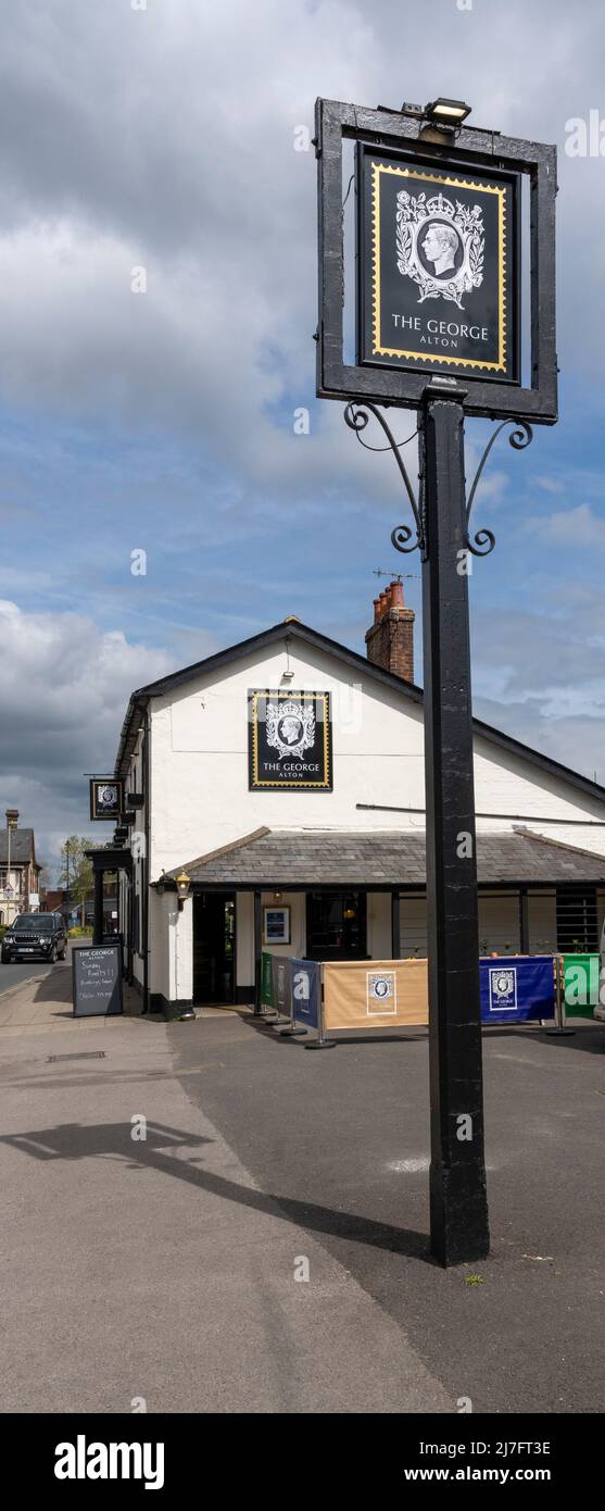 The George public house, Butts Road, Alton, Hampshire, England, UK ...