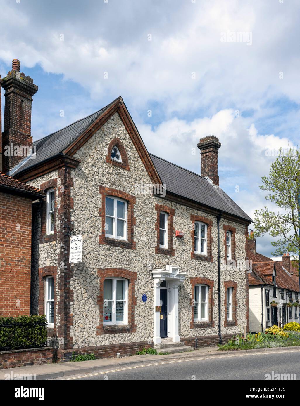 Blue Plaque of Alton Heritage at 100 High Street, Alton, Hampshire ...