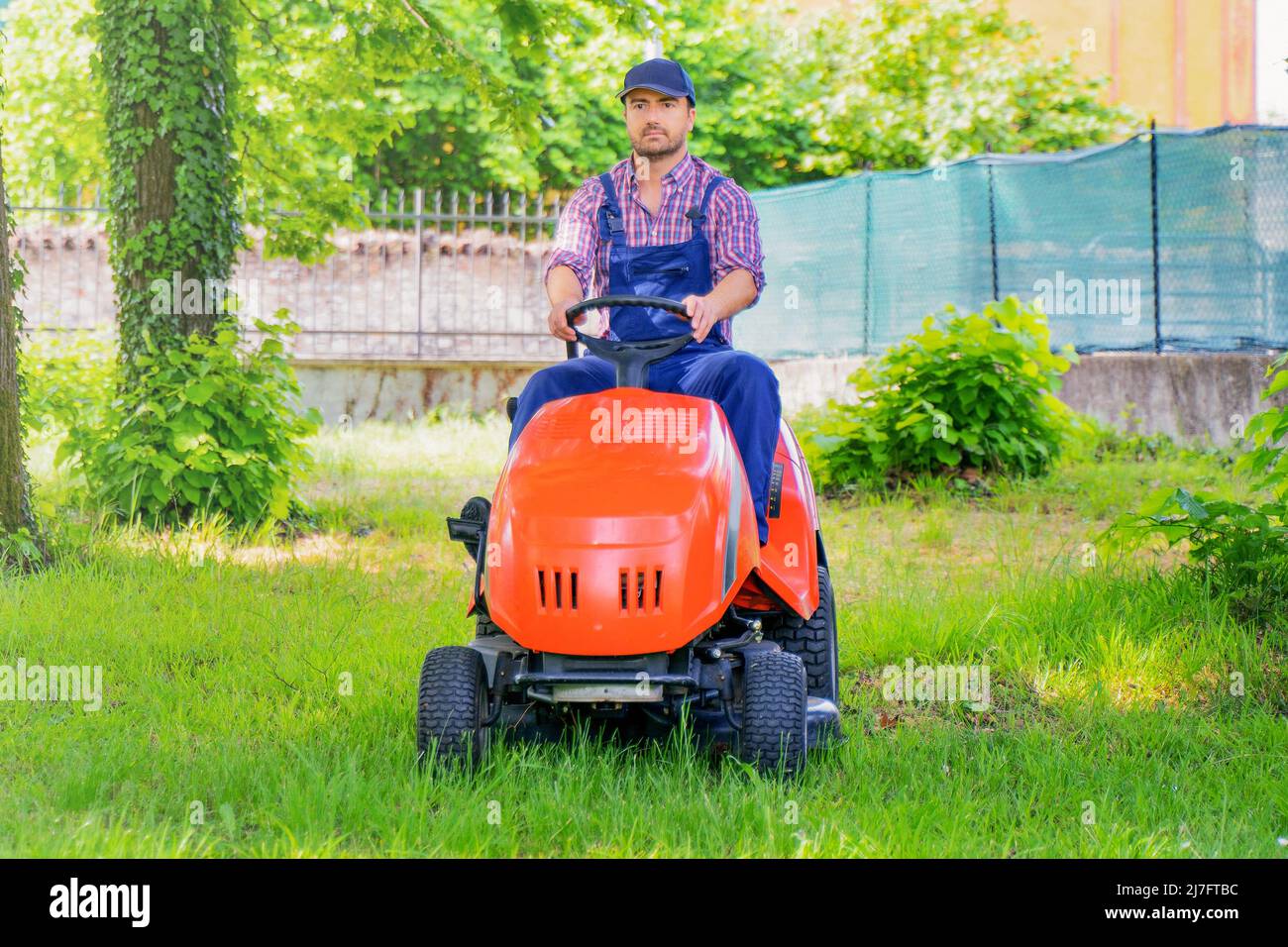 Professional mower hi-res stock photography and images - Alamy