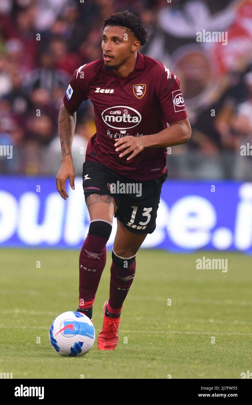 Ramzi Aya (US Salernitana 1919) in action during the Serie A 2021/22 ...