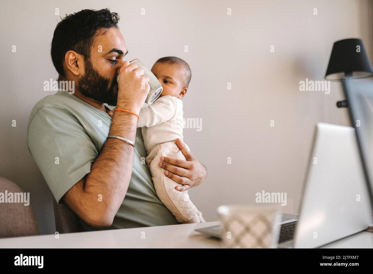 Parental leave office hi-res stock photography and images - Alamy