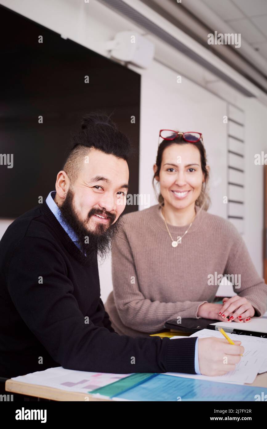 Two teachers classroom hi-res stock photography and images - Alamy