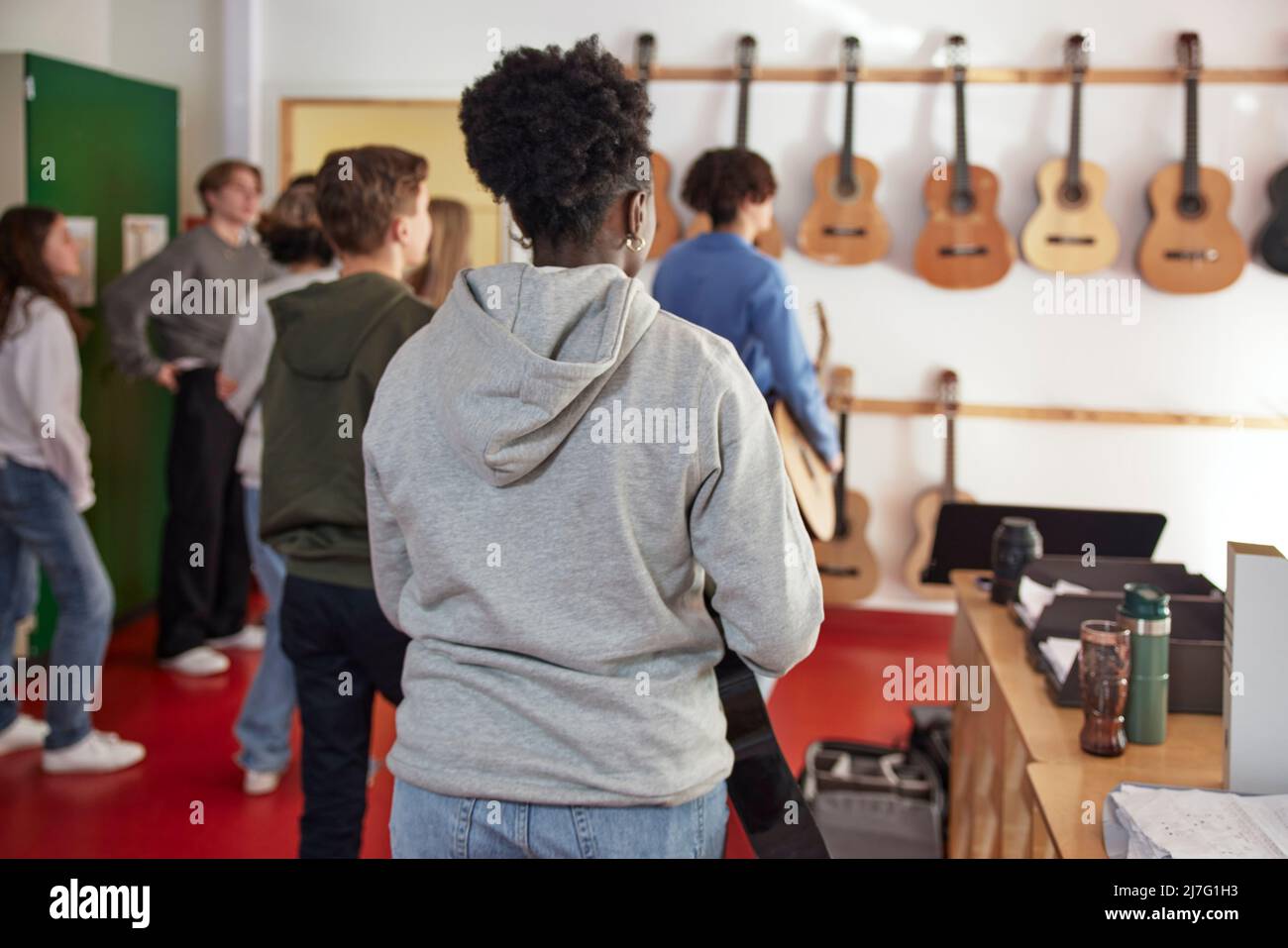 Guitar lesson hi-res stock photography and images - Alamy