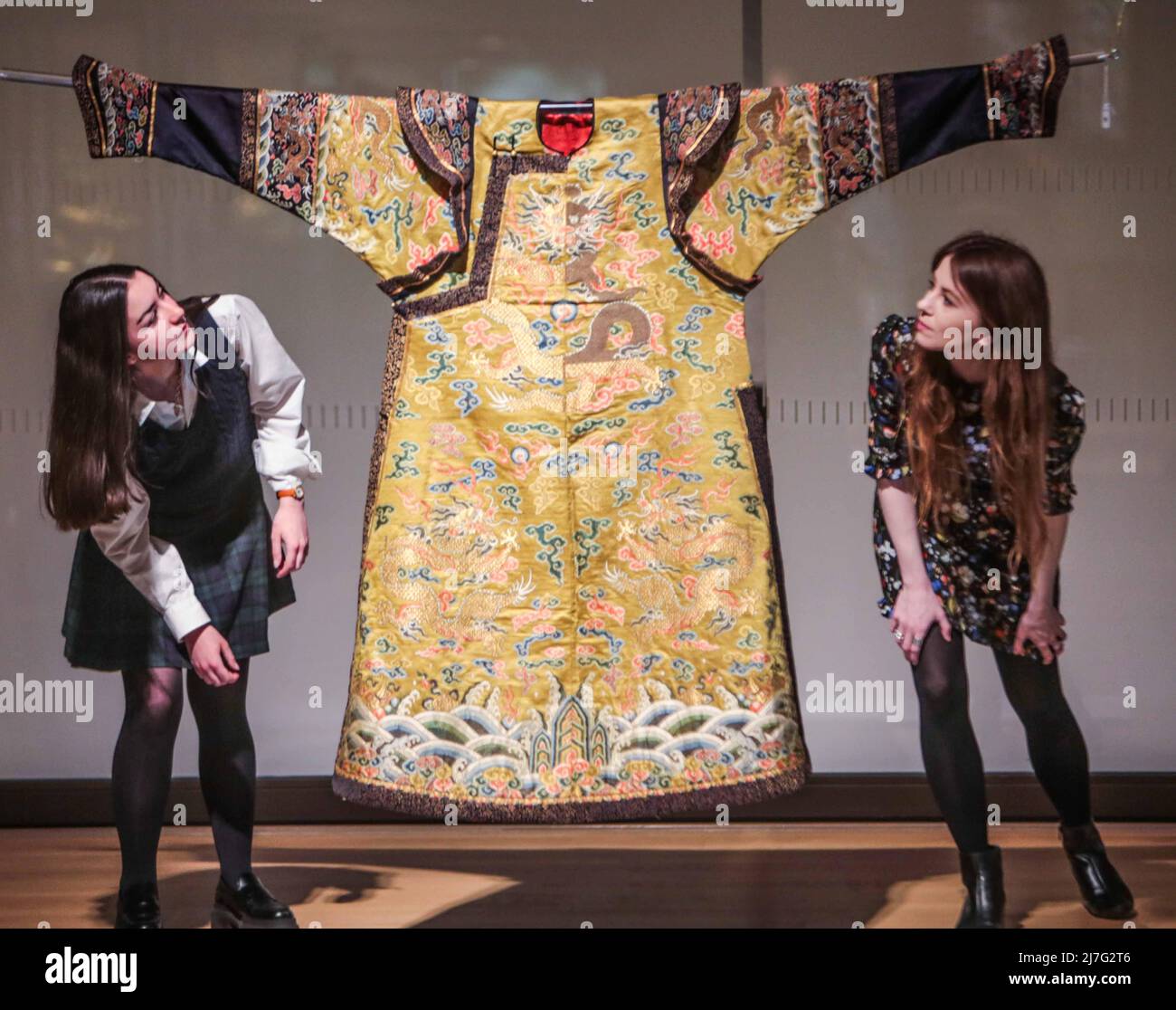 Chinese court robe hi-res stock photography and images - Alamy