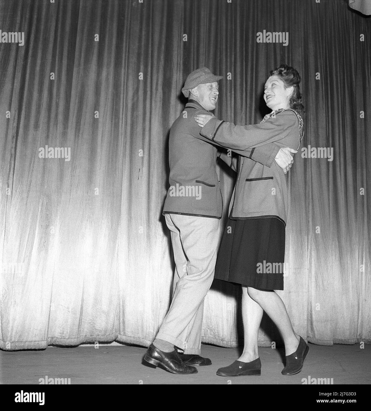 Dancing in the 1940s. A couple in full figure pictured when dancing ...