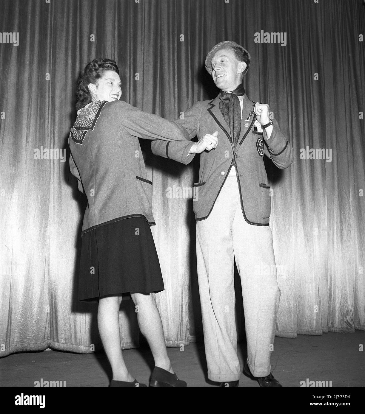 1940s couple dancing hi-res stock photography and images - Alamy