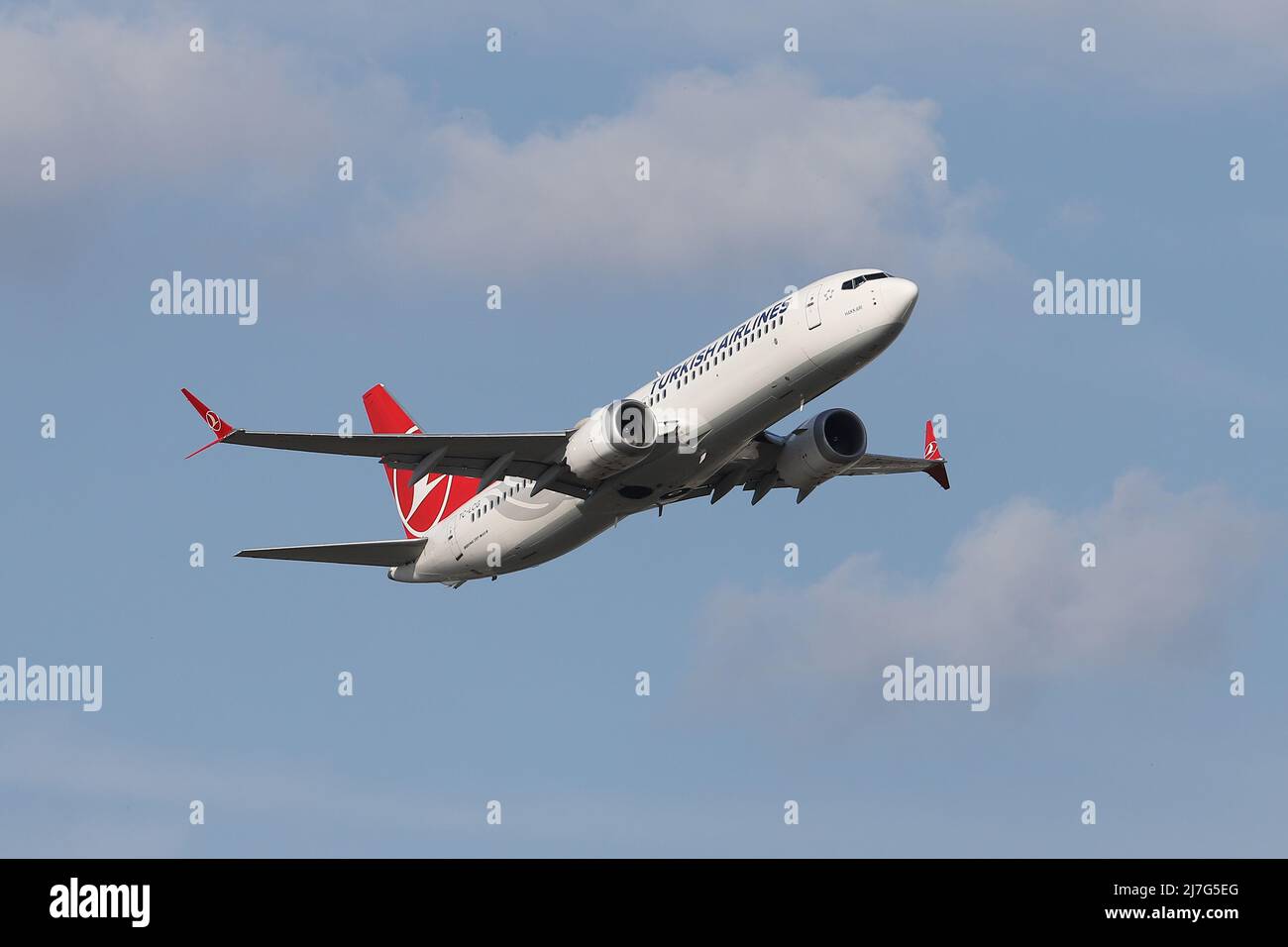 Airliner aborted landing hi-res stock photography and images - Alamy