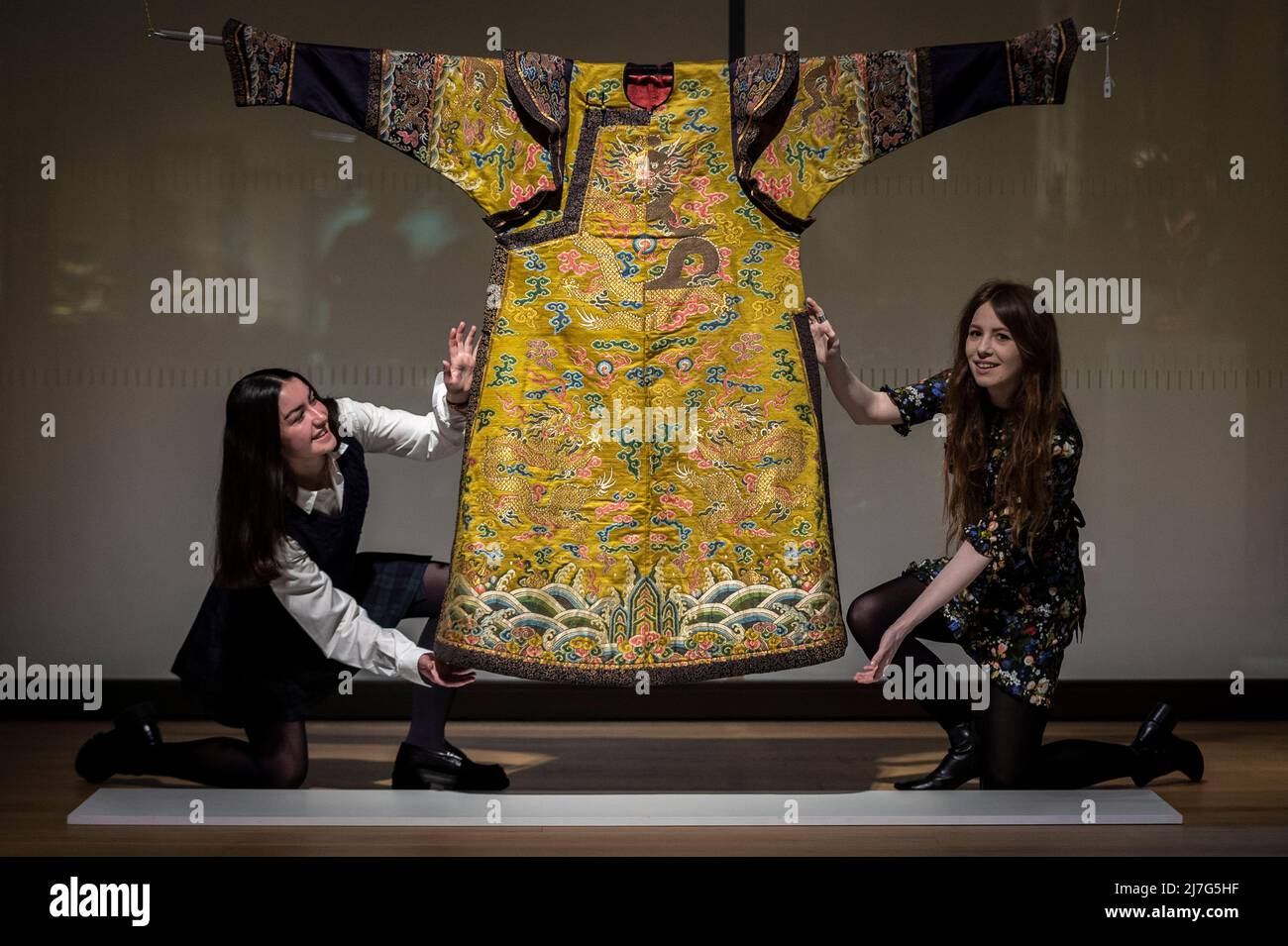 Imperial yellow robe hi-res stock photography and images - Alamy