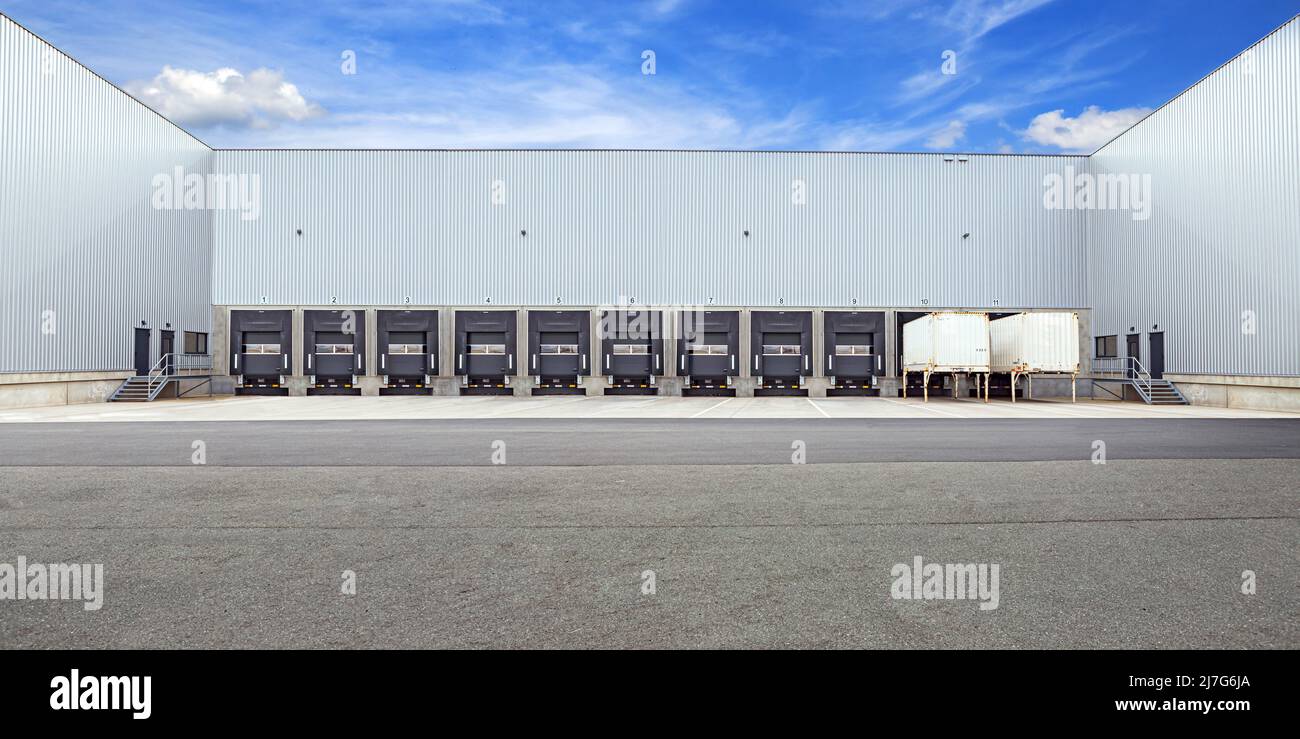 docking stations of a distribution center or a logistics center Stock ...