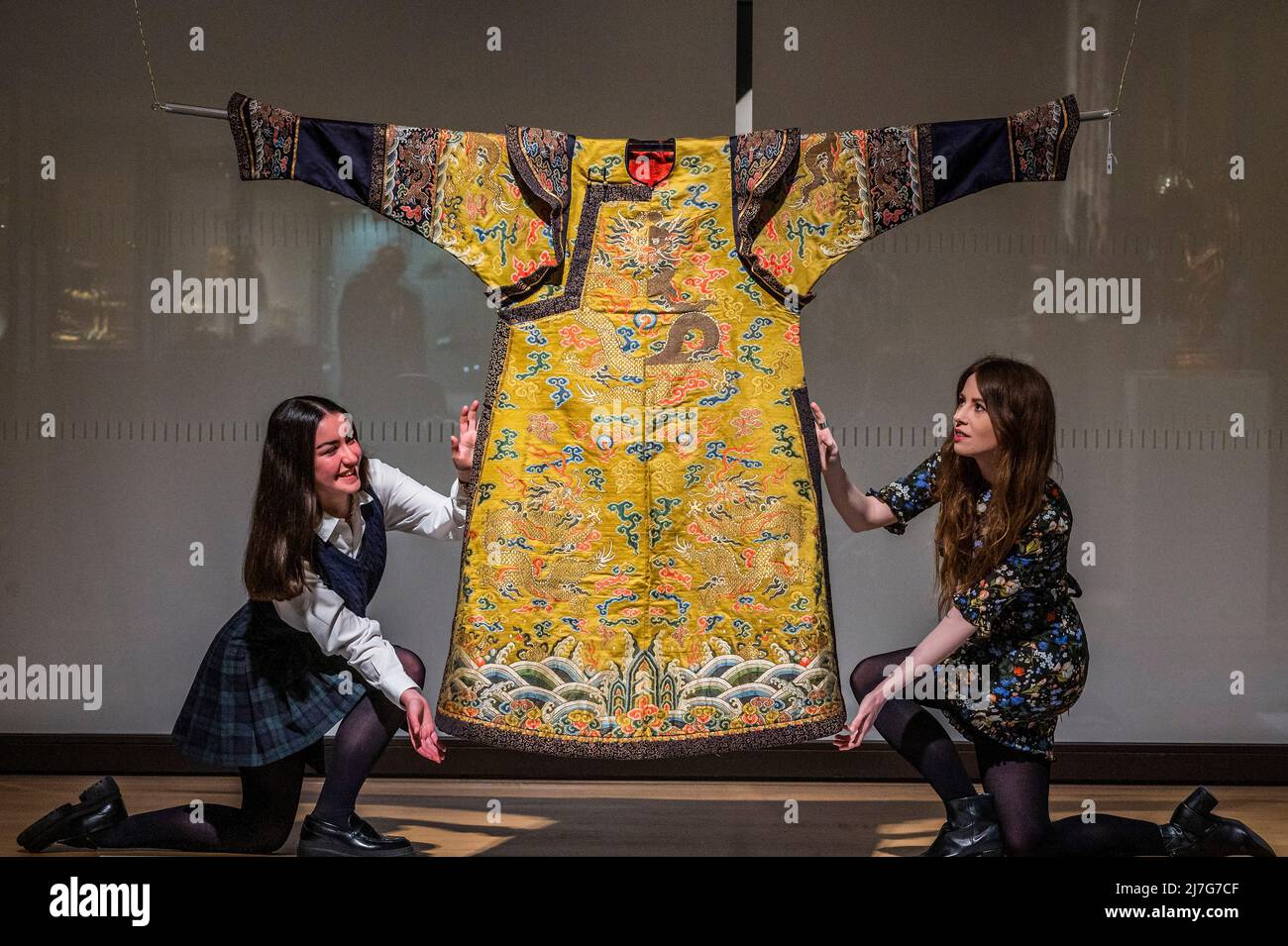Chinese court robe hi-res stock photography and images - Alamy
