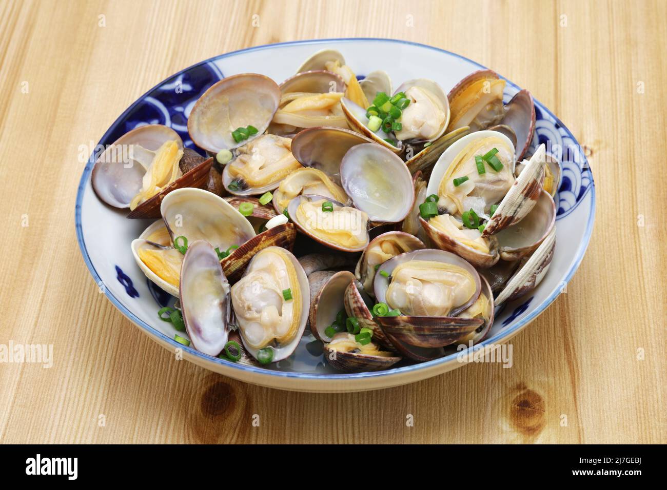 Asari no sakamushi is Japanese asari clams steamed with sake ( rice ...