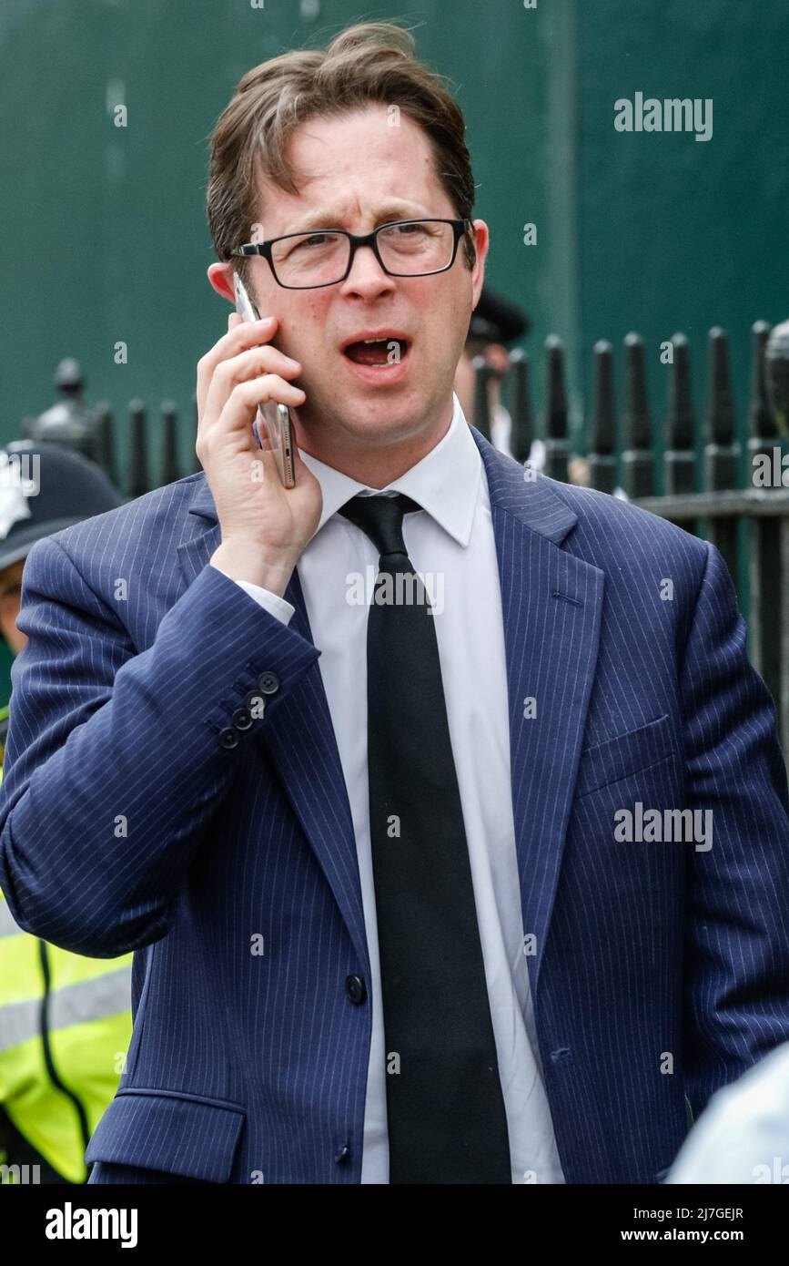Prime minister boris johnson and former prime ministers david cameron ...