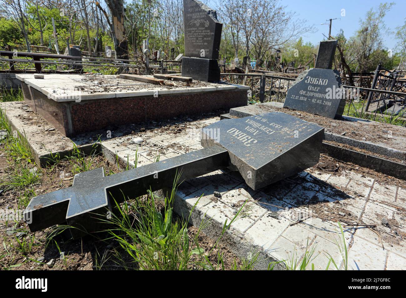 Destroyed monuments in the cemetery during the Russia-Ukraine war ...
