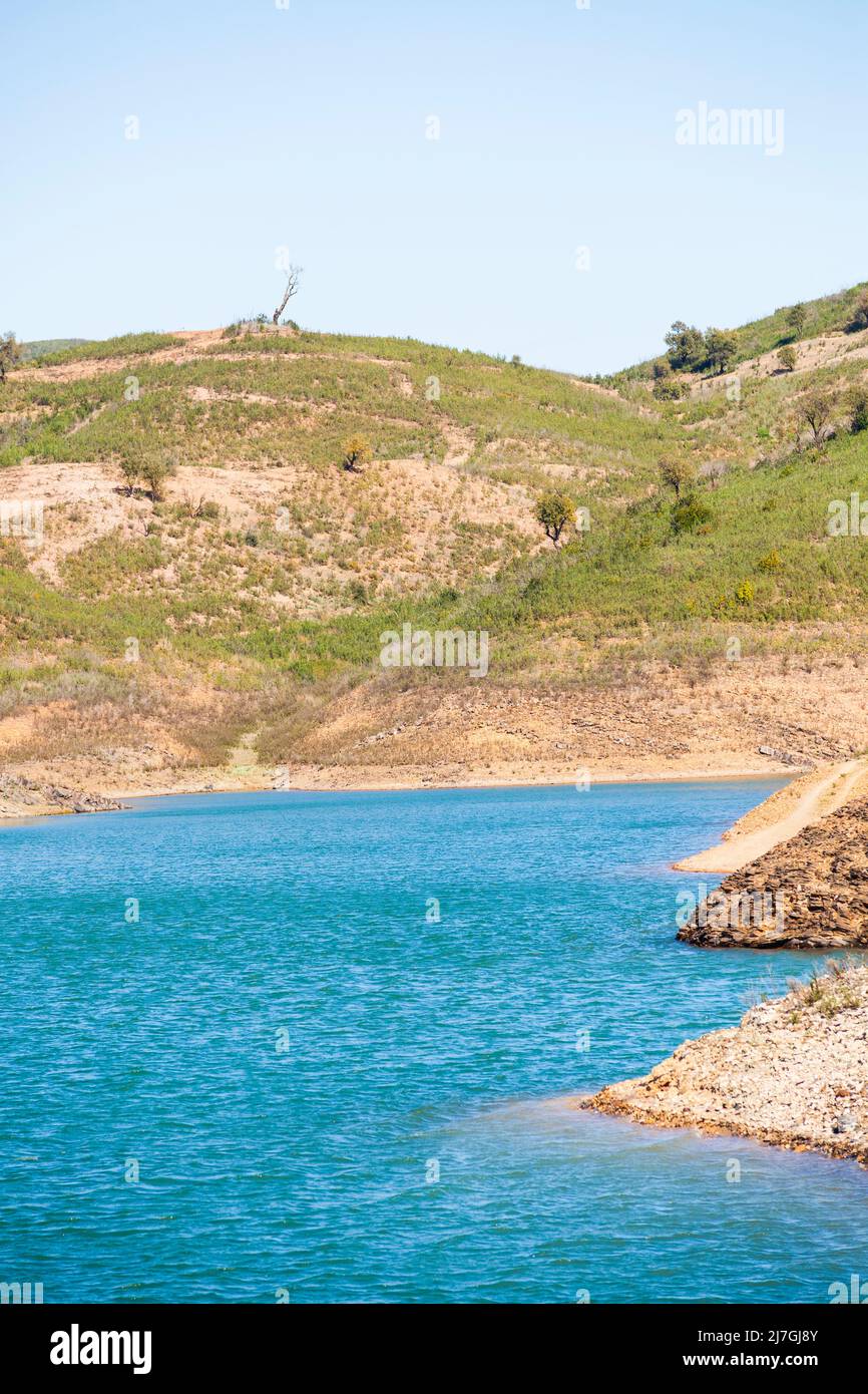 Barragem arade arade dam reservoir hi-res stock photography and images ...