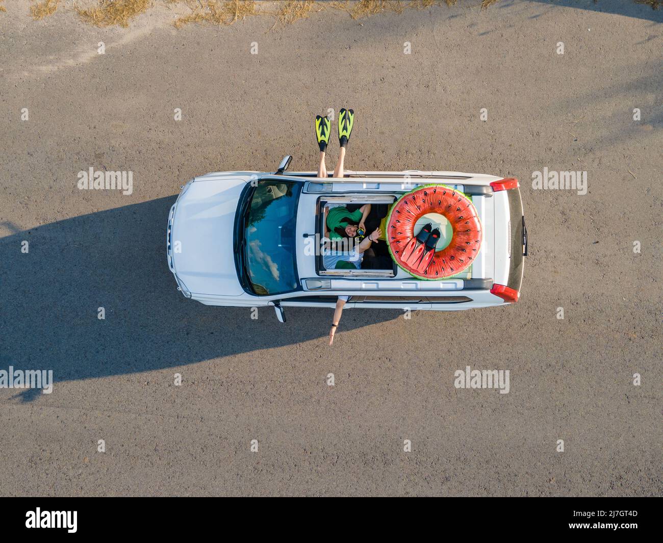 Couple in car overhead view hi-res stock photography and images - Alamy